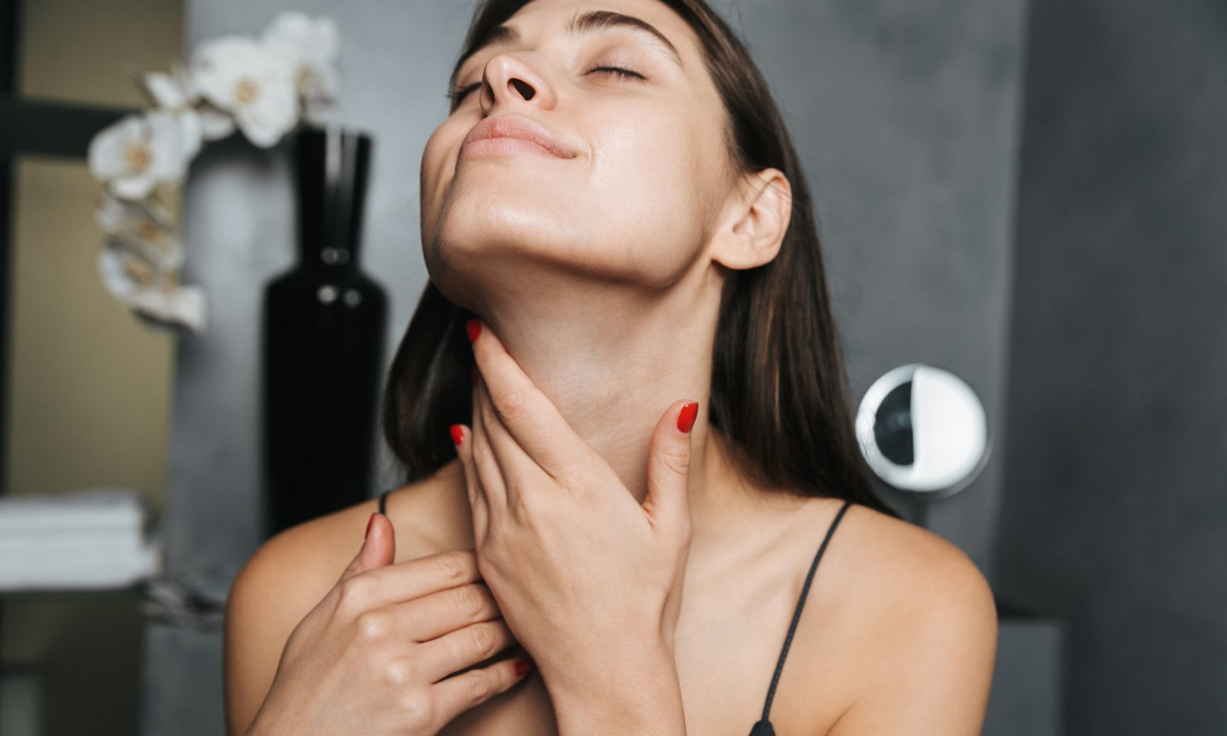 How to Tighten Saggy Neck Skin Without Getting Surgery